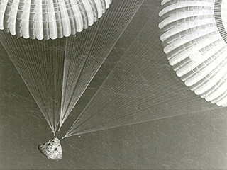 The Apollo 15 Hammer-Feather Drop - Moon: NASA Science